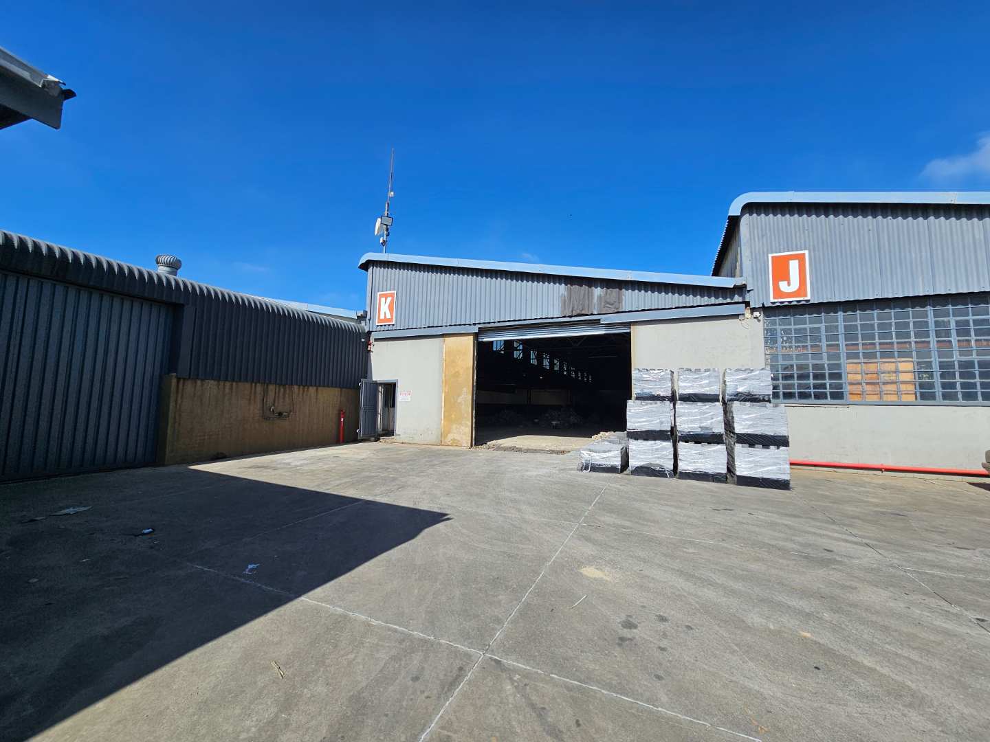 Industrial Warehouse To Rent in Isando: 1,200sqm, 3-phase power ...