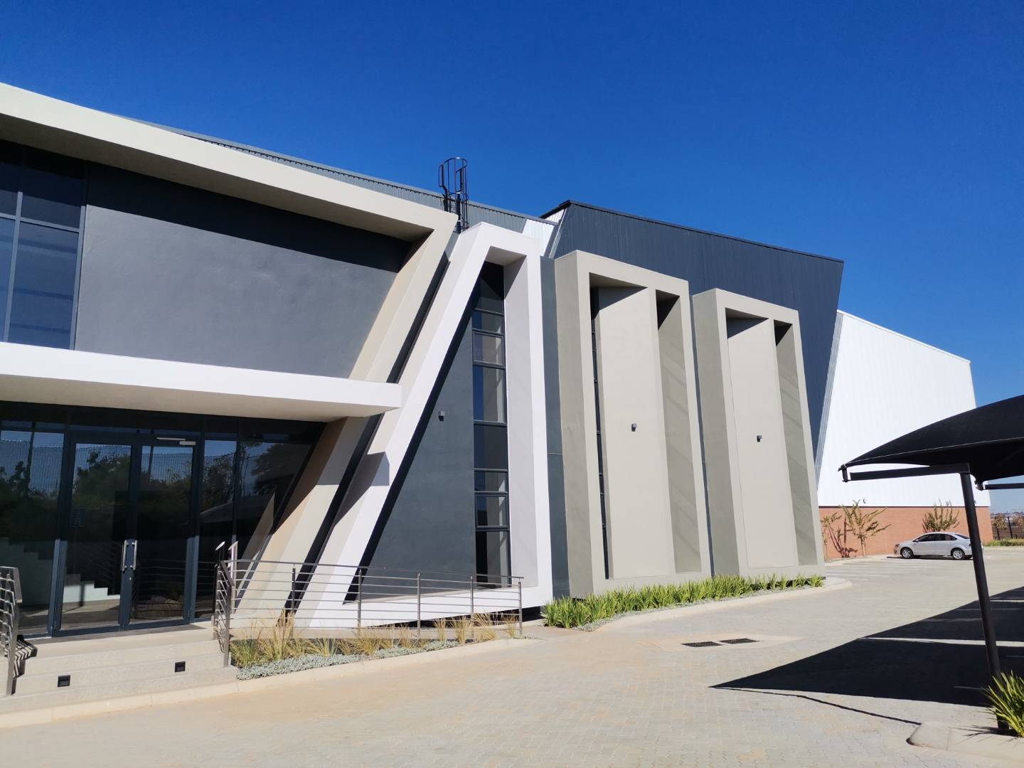 Industrial Unit in Samrand Business Park: Prime Location, Ample Space ...