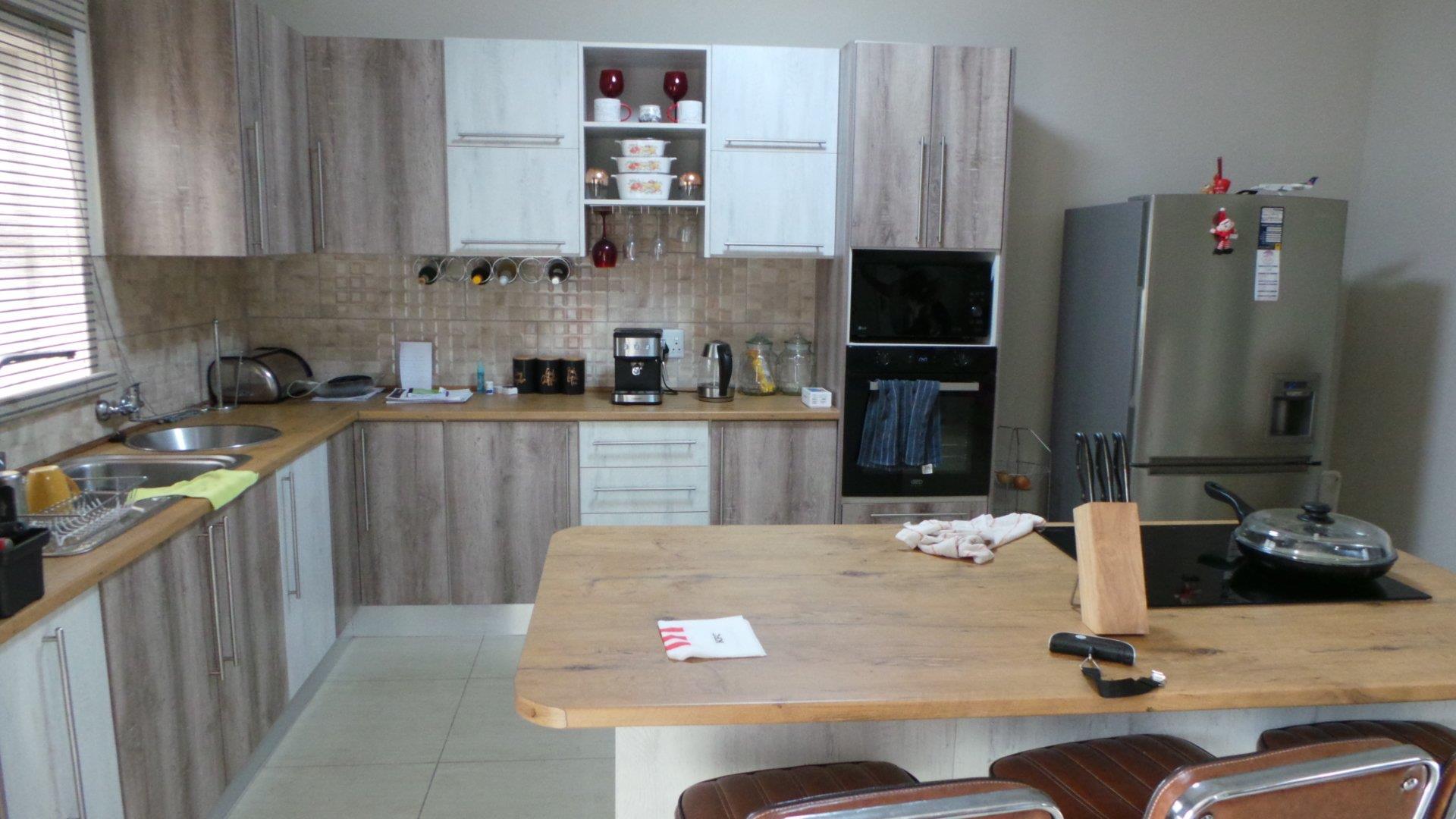 Walvis Bay Central House For Sale: 4 beds, 4 baths, flat, garage, large ...