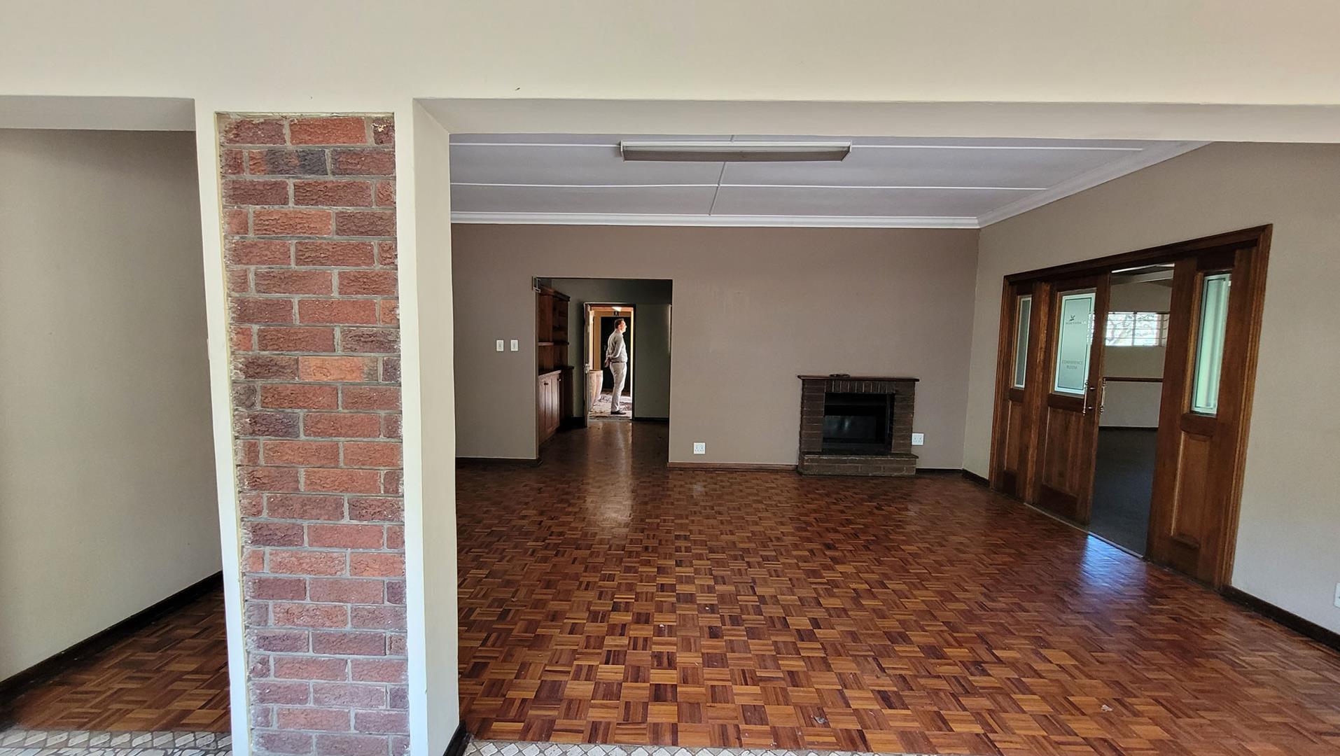 670m² Mixed Use in Kloof Central For Sale POA #2213841