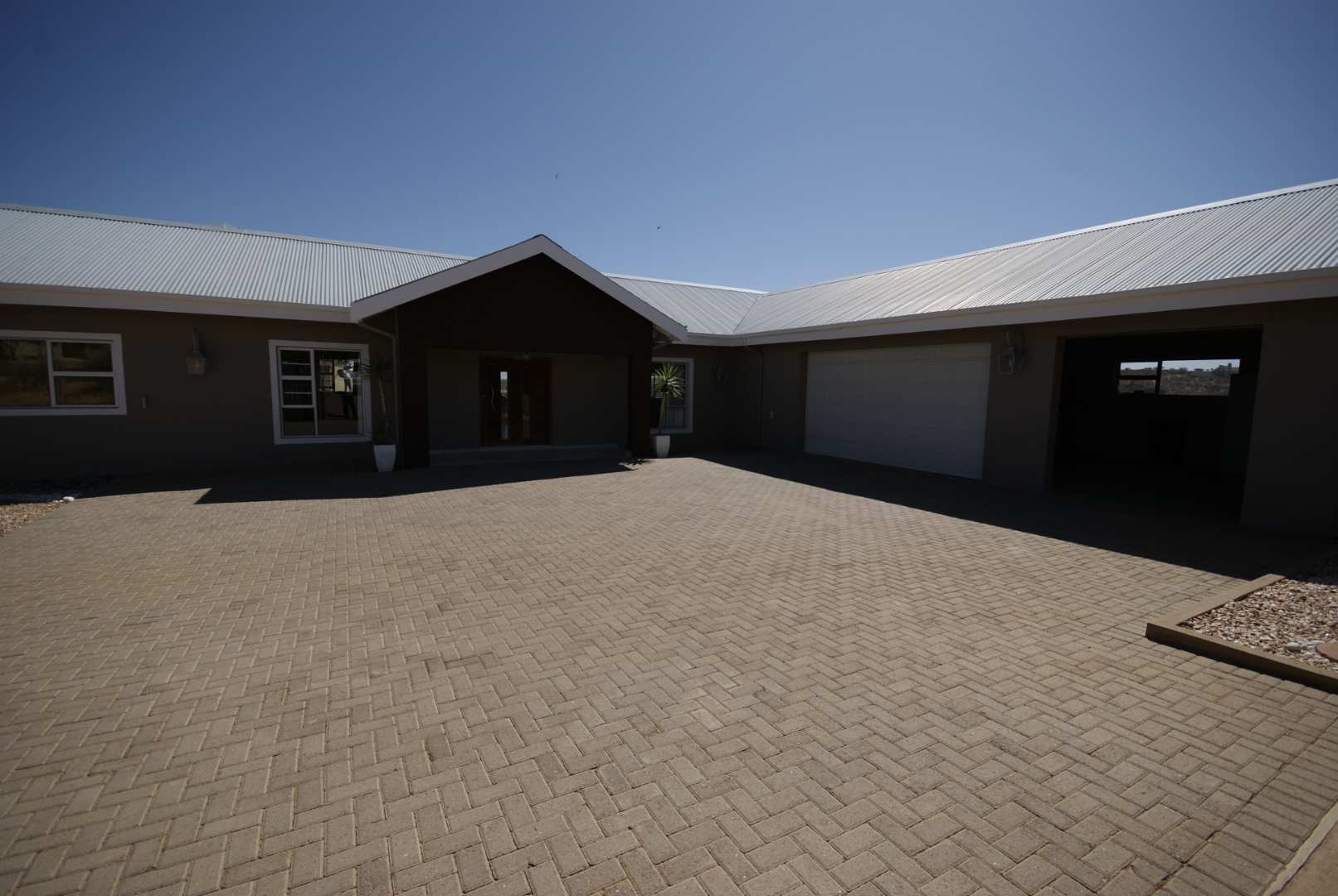 Finkenstein House For Sale: 3 beds, flatlet, double garage, secure ...