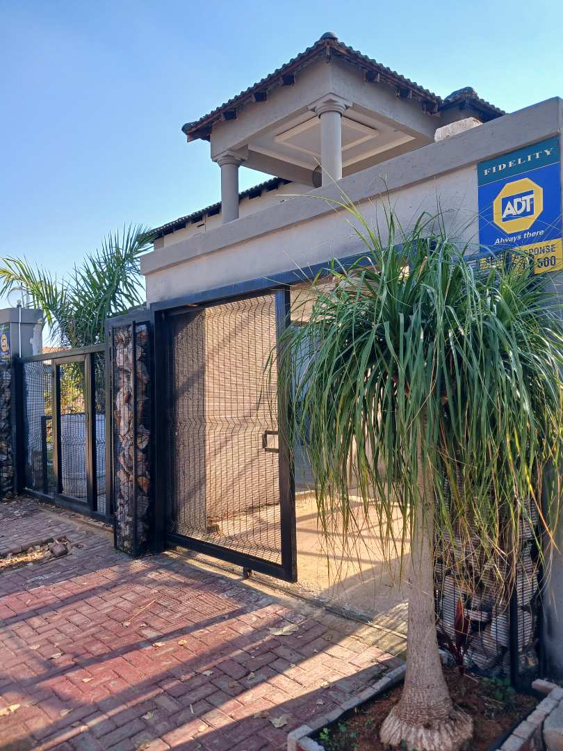 Nkwe Estate House For Sale: 4 Bedrooms, Braai Area, Close to Amenities ...