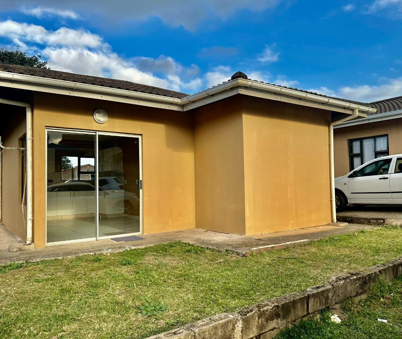 Crestholme Apartment To Rent: 2 bedrooms, prepaid utilities, close to ...