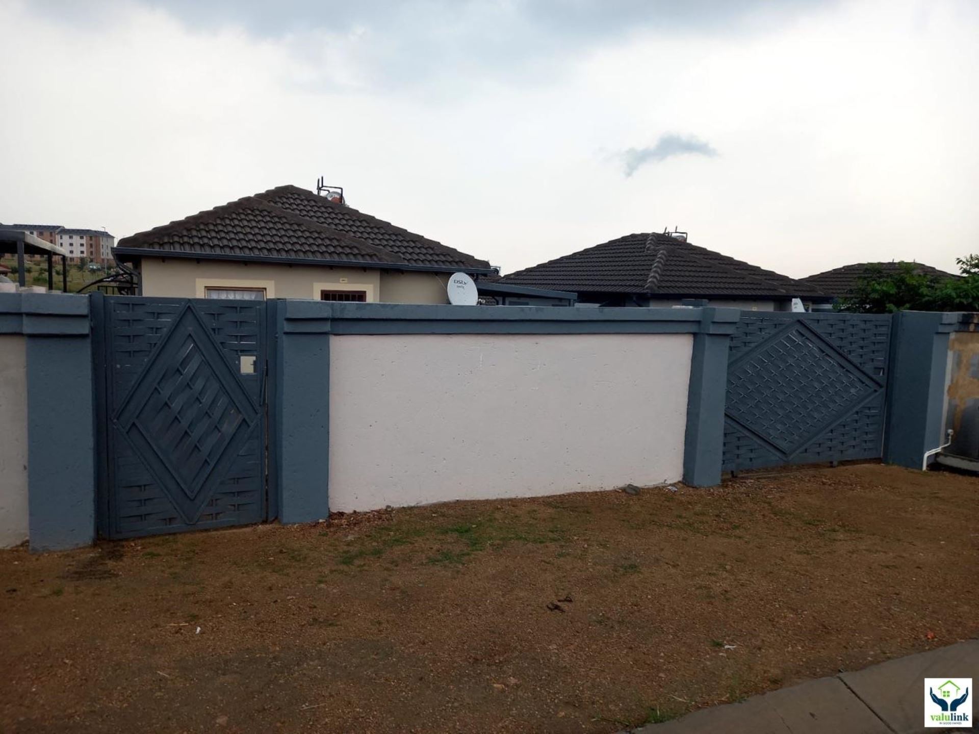 Charming Riverside View House for Sale with Modern Features #1455103 ...