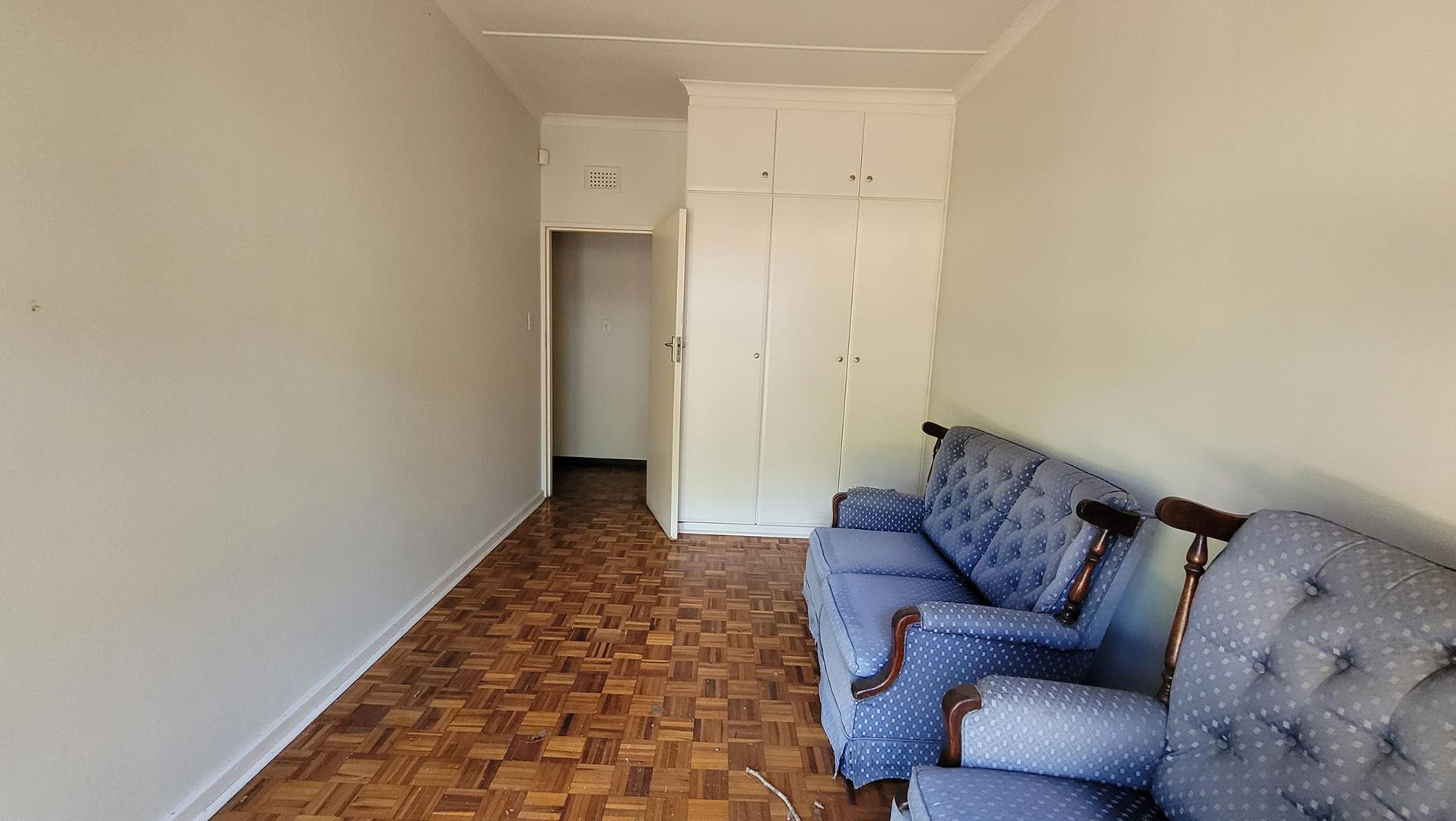 670m² Mixed Use in Kloof Central For Sale POA #2213841