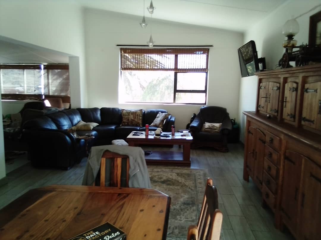 For Sale: Spacious Luderitz Central House with Flat, Garages, Patio ...