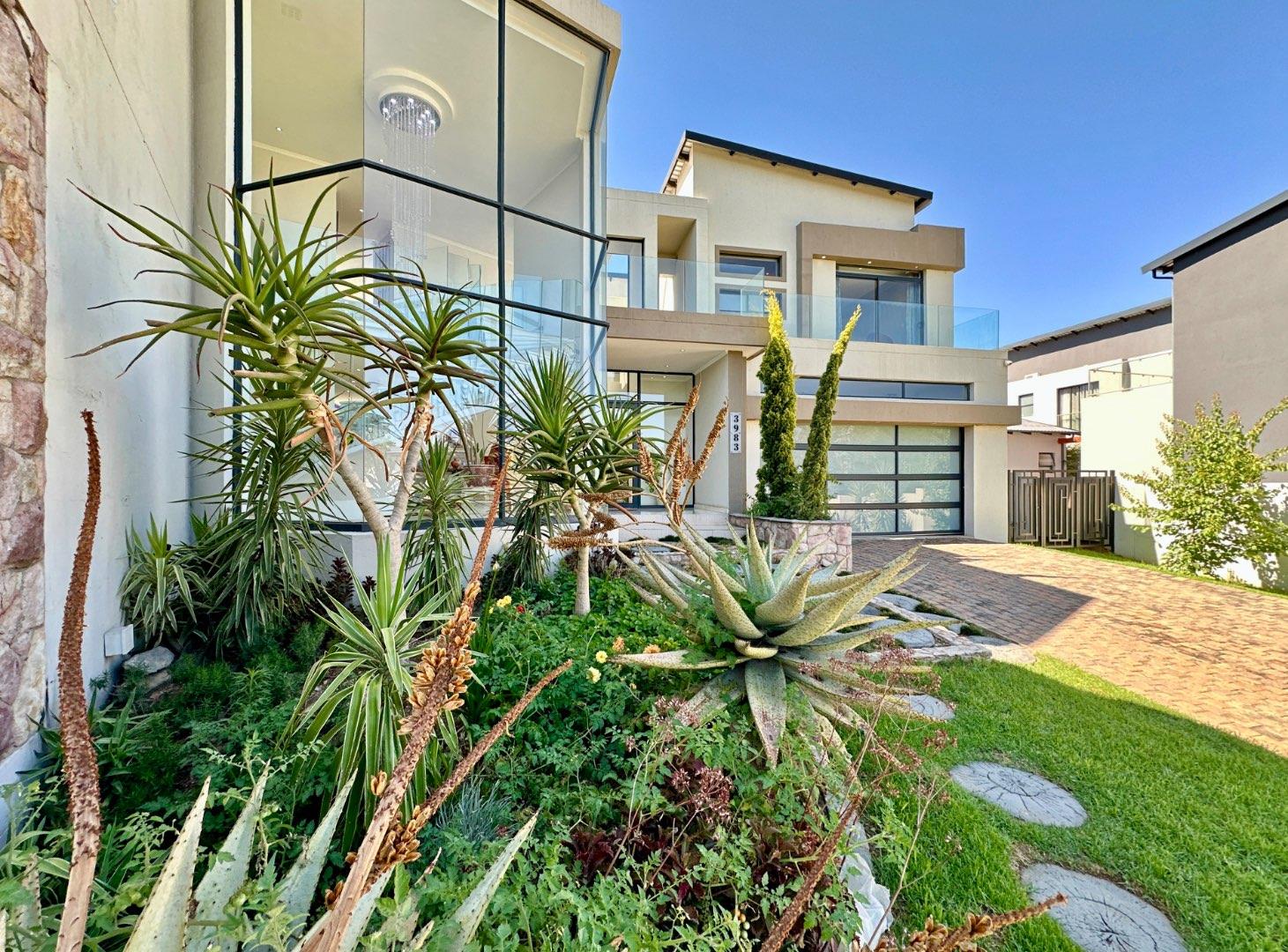 For Sale: House in Waterfall Country Estate with pool, jacuzzi, and ...