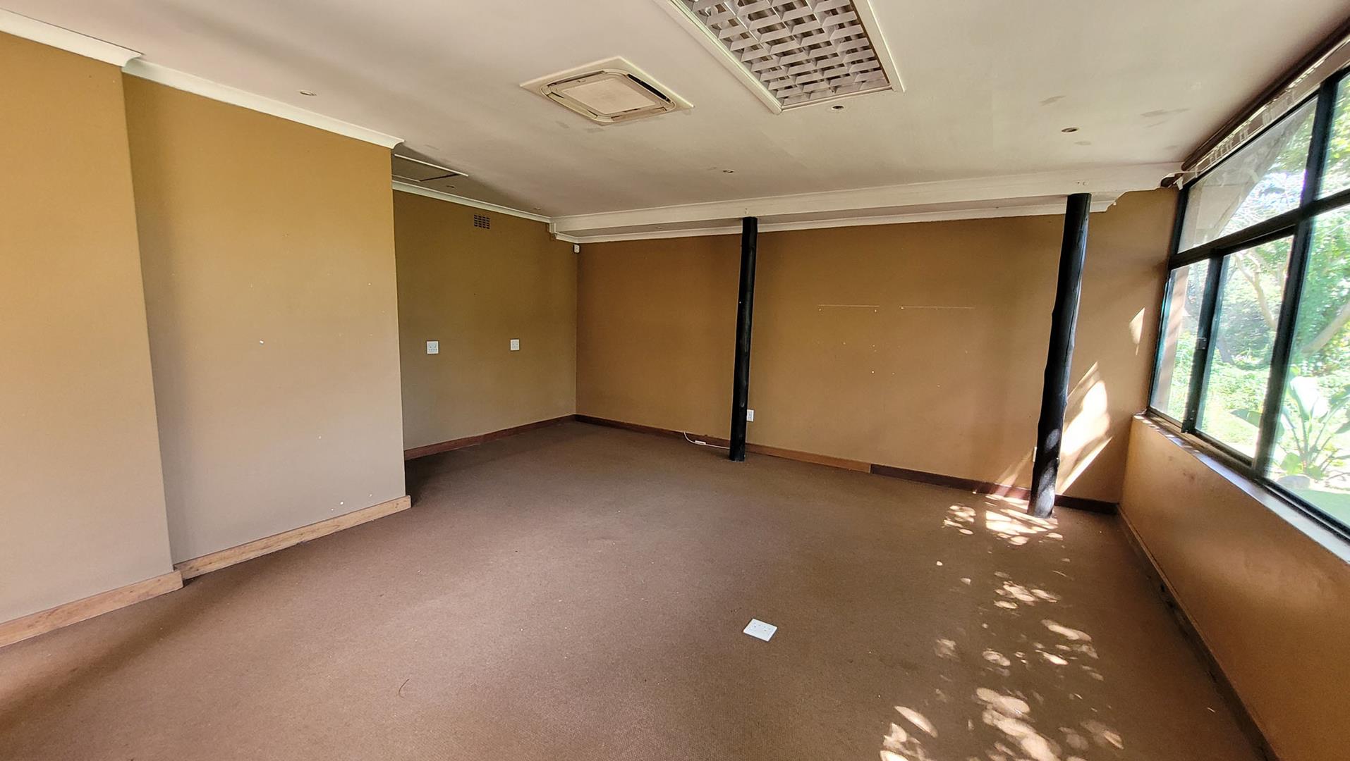 670m² Mixed Use in Kloof Central For Sale POA #2213841