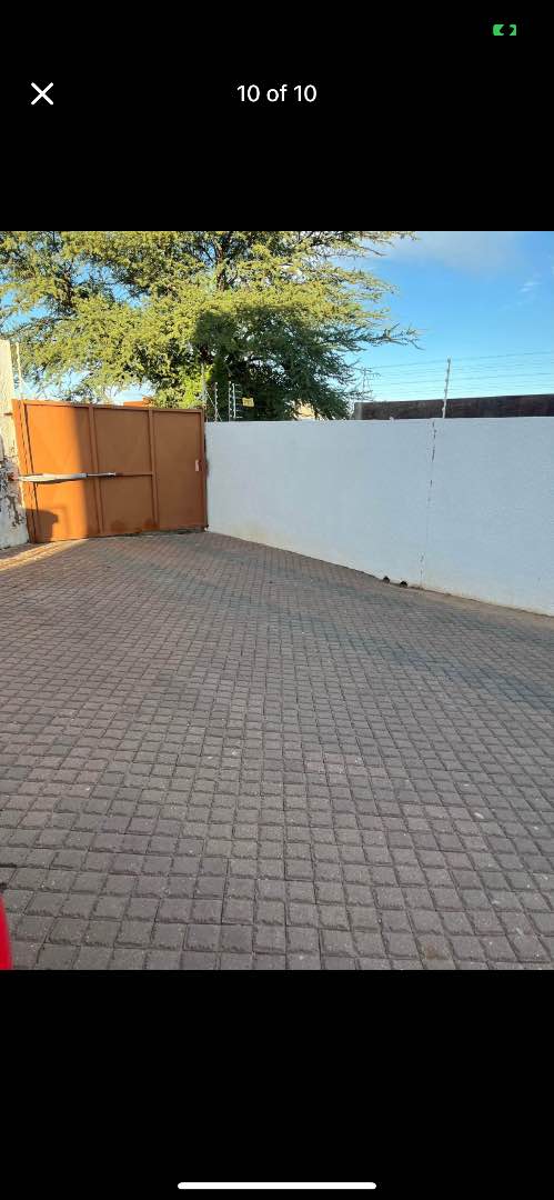 For Sale: House in Hochlandpark, 3 Bedrooms, Office, Double Garage ...