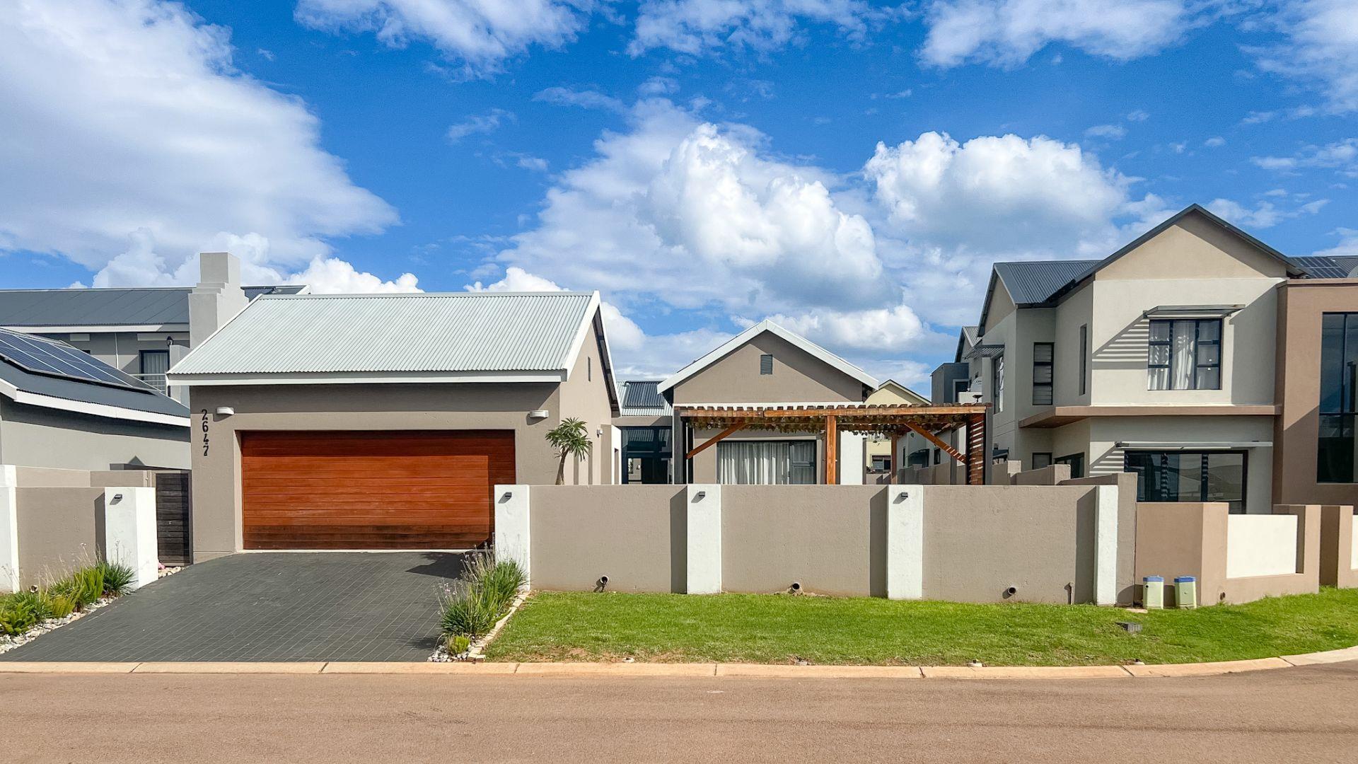 For Sale: House in Golden Fields Estate with solar, entertainment area ...