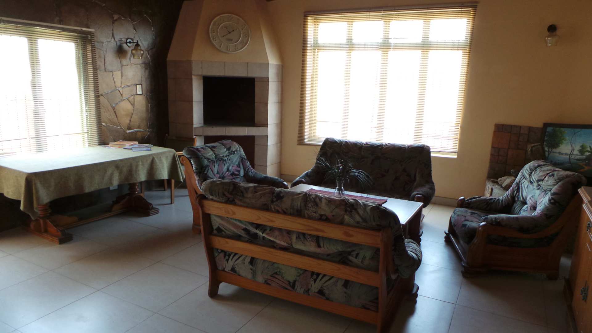 Walvis Bay Central House For Sale: 4 beds, 4 baths, flat, garage, large ...