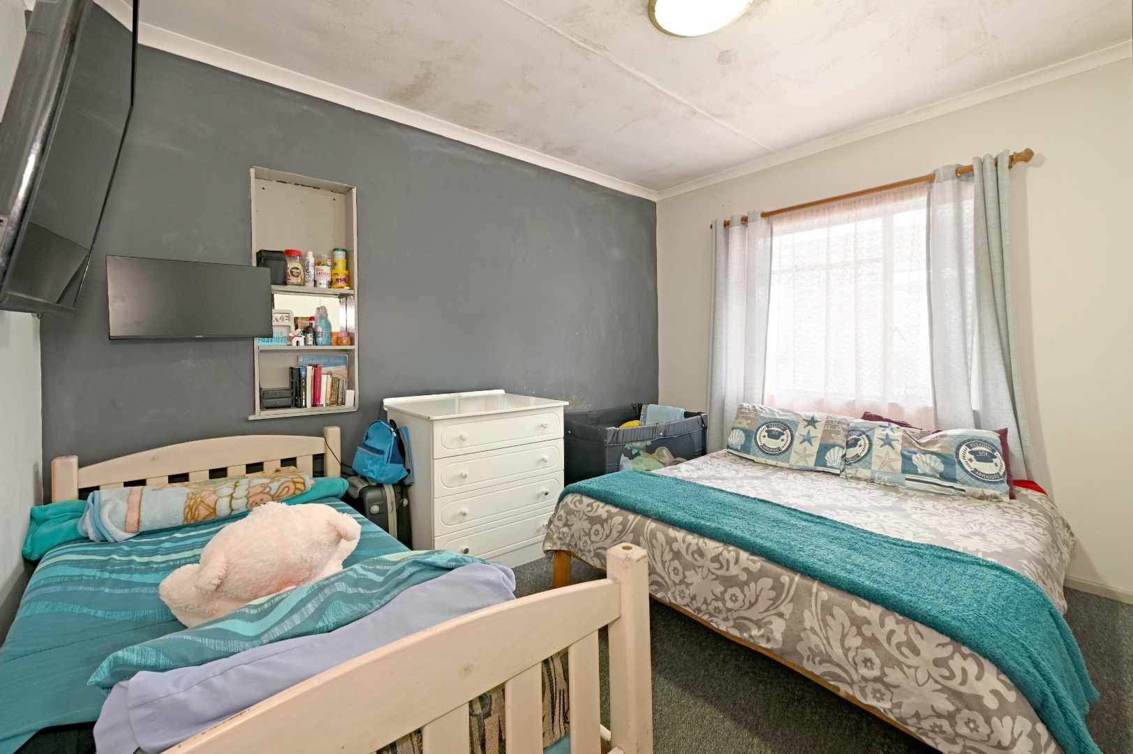 6 Bedroom House in Grassy Park For Sale R2,500,000 #2503789