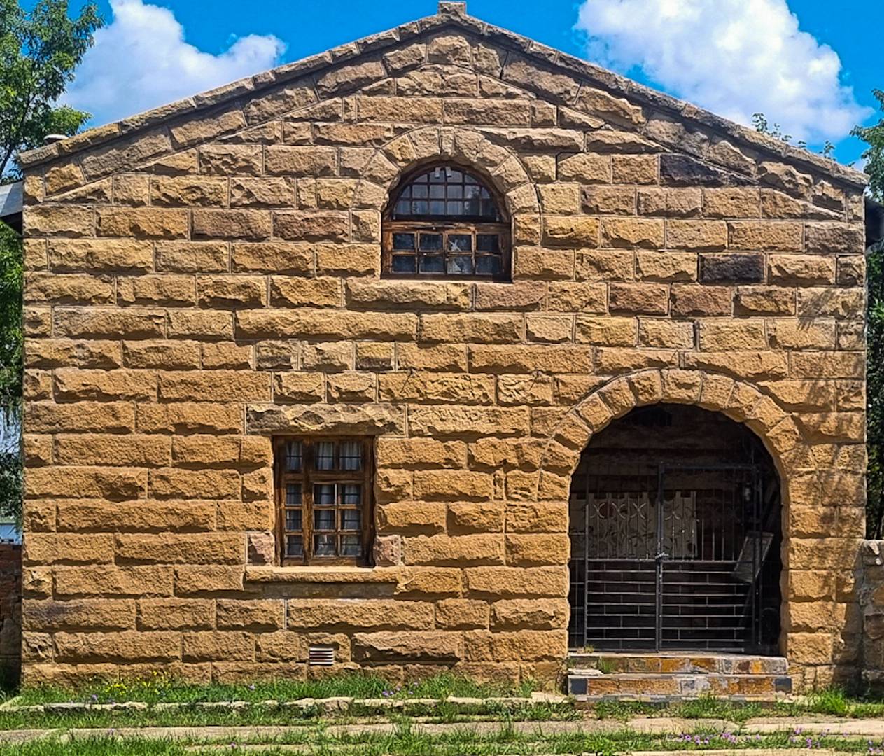 Historic house for sale in Paul Roux Central with expansive erf and ...