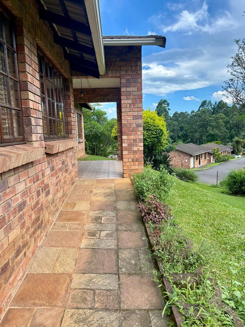 For Sale: 3-Bedroom Townhouse in Town Bush Valley with secure estate ...