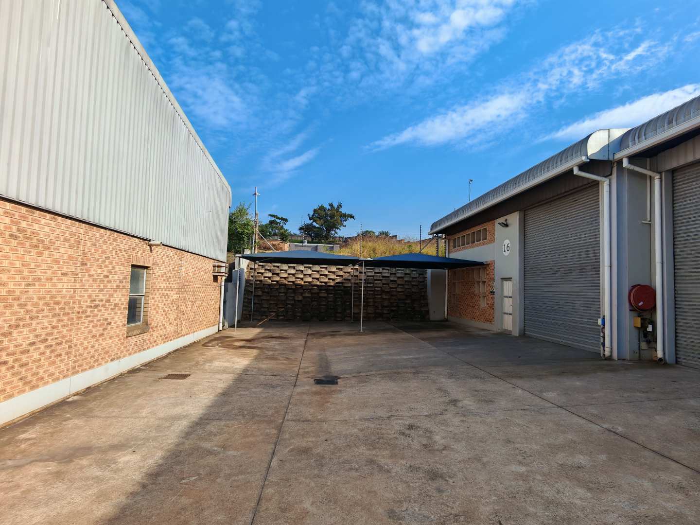 Industrial mini-factory in Briardene to rent with air-conditioned ...