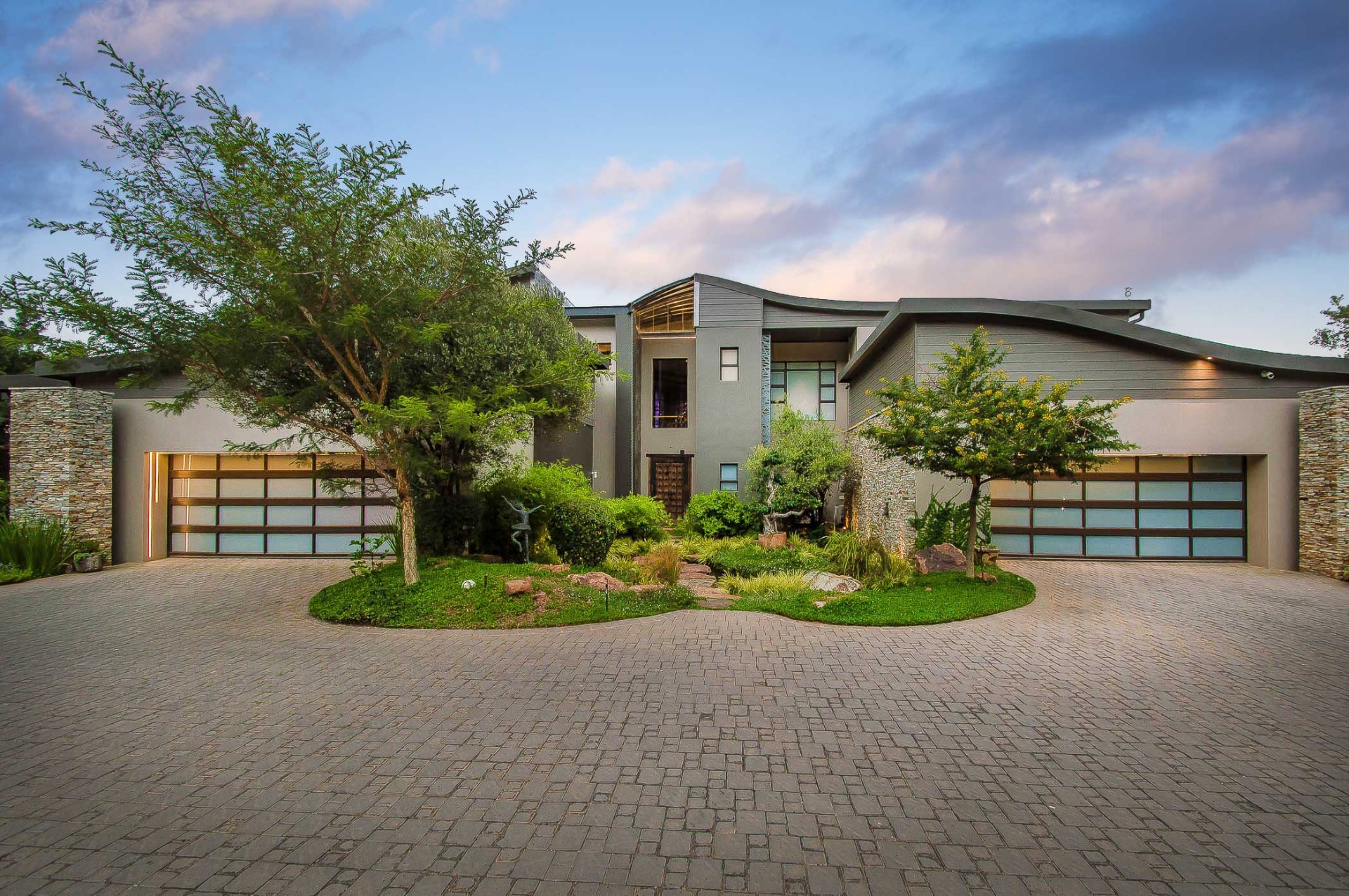 For Sale 8 Bedroom House Poortview Roodepoort Listings And Prices - Waa2