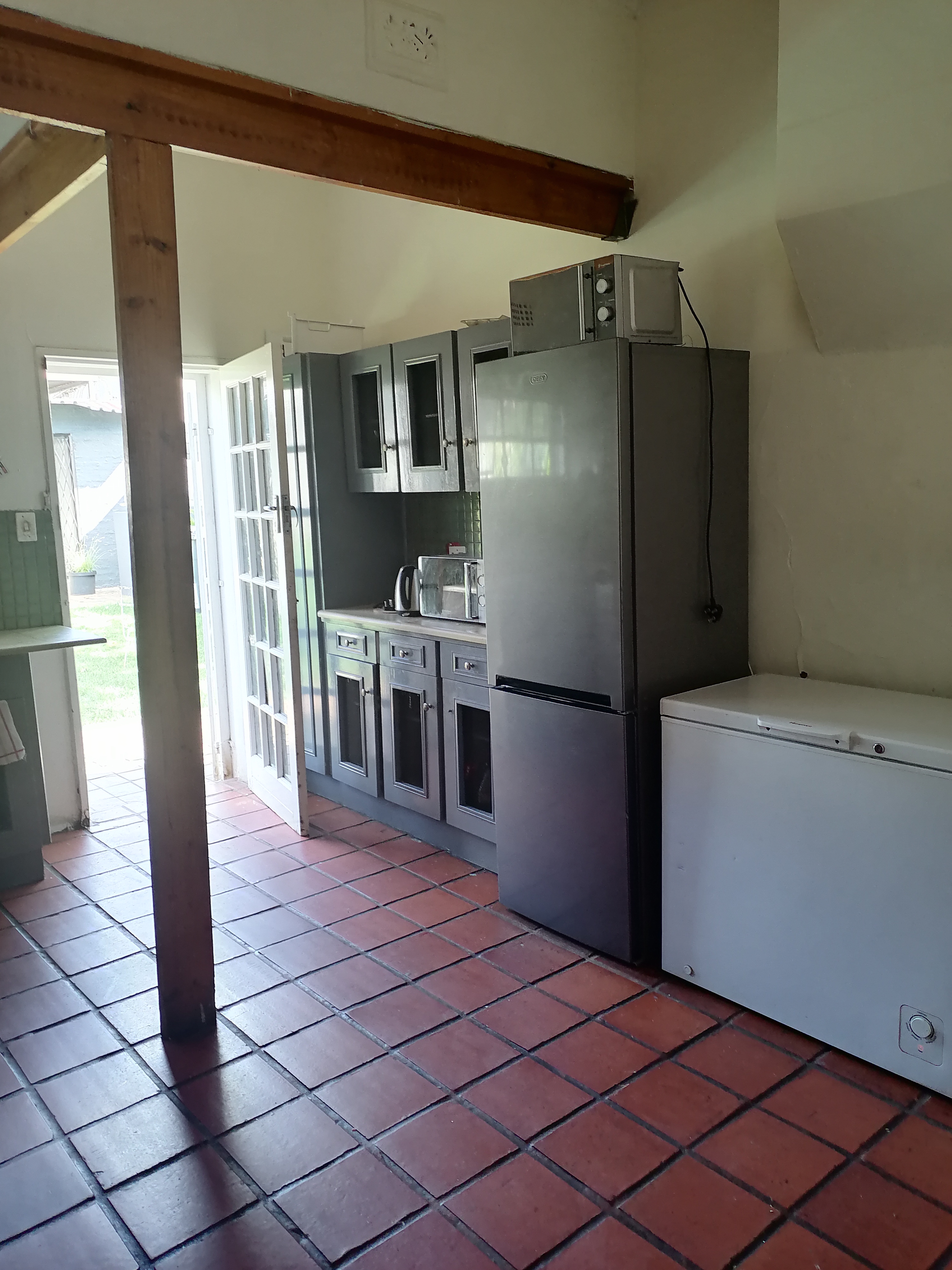 Furnished student house in Westdene, to rent with included utilities ...