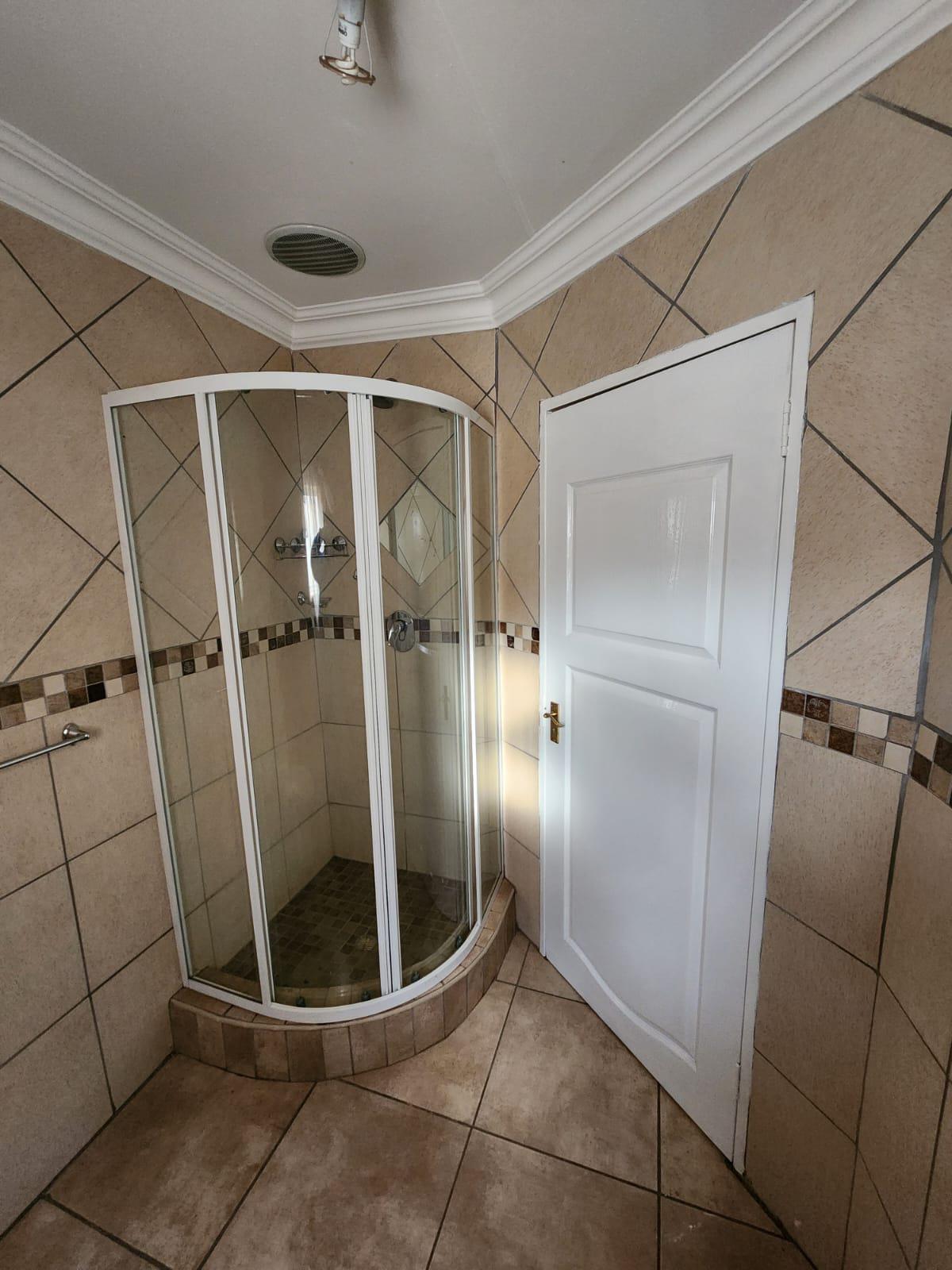 Lewisham Cottage To Rent: 1 Bed, Garage, Pet-Friendly, Close to Shops ...