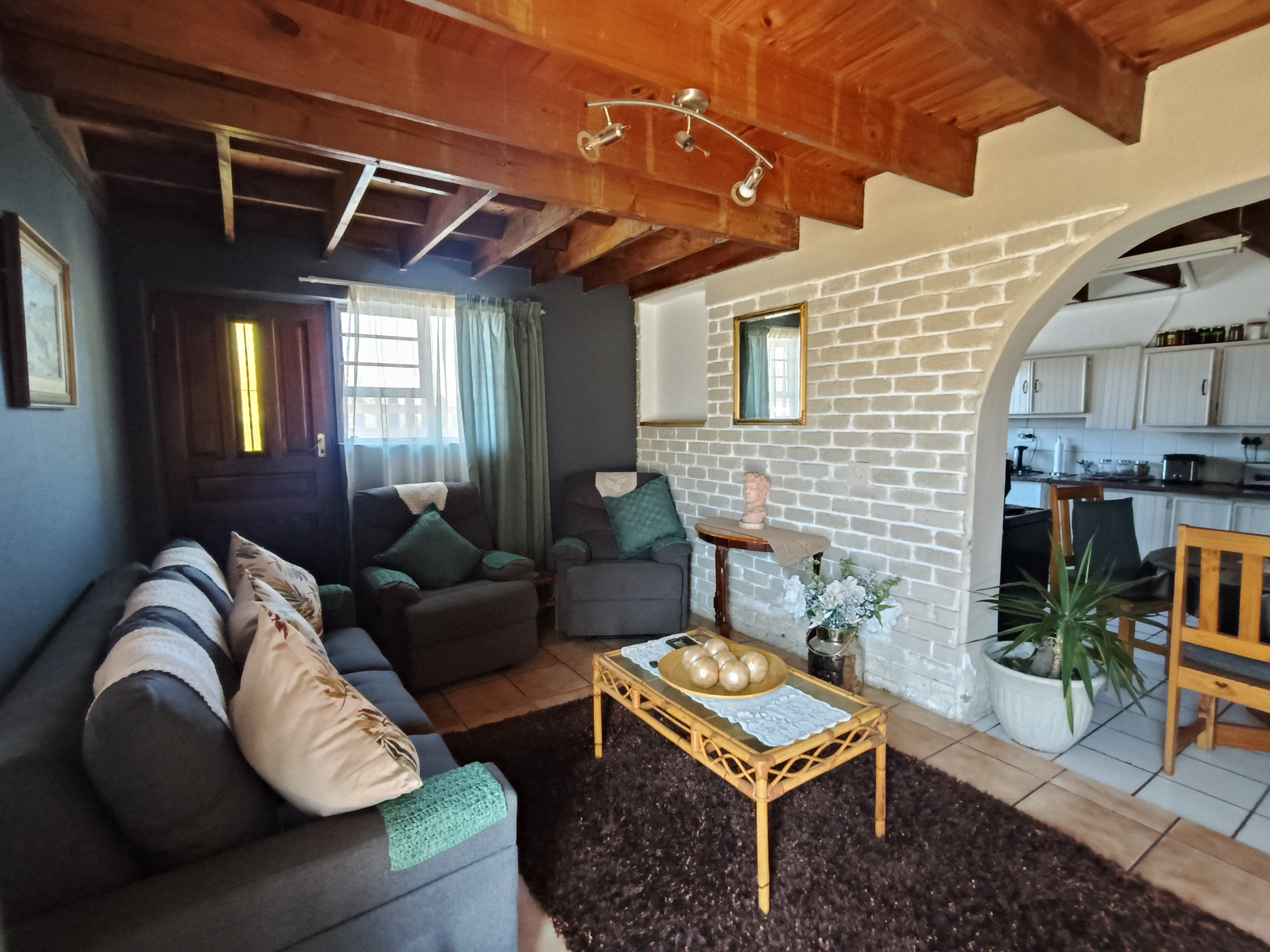 Wavecrest House For Sale: 6 bedrooms, dual living, enclosed garden ...