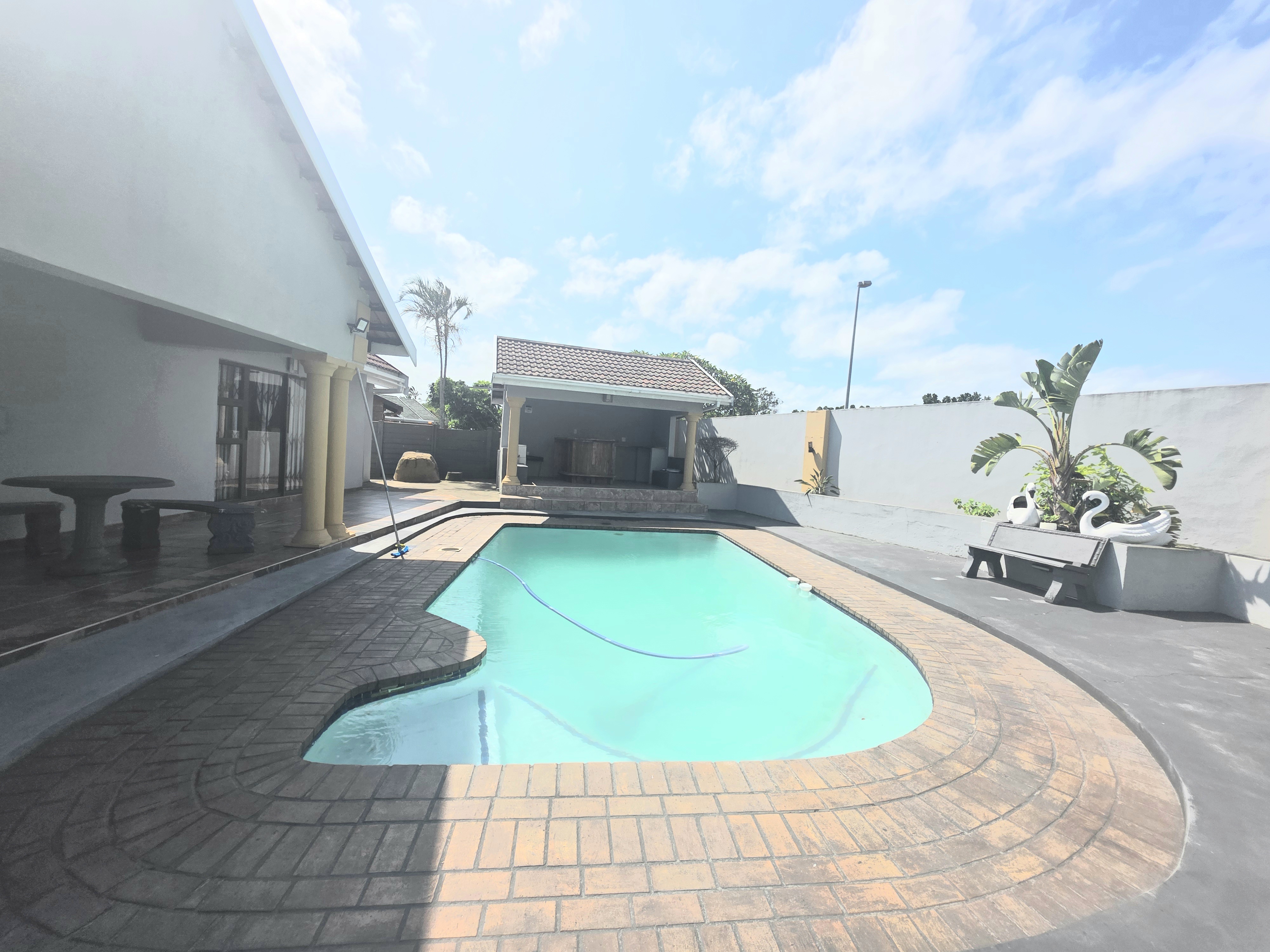 For Sale: House in Veld En Vlei with 4 en-suite bedrooms, pool, and ...