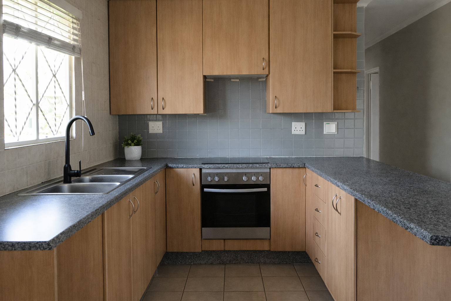 For Sale: House in Union with 3 bedrooms, 2 baths, and open-plan living ...