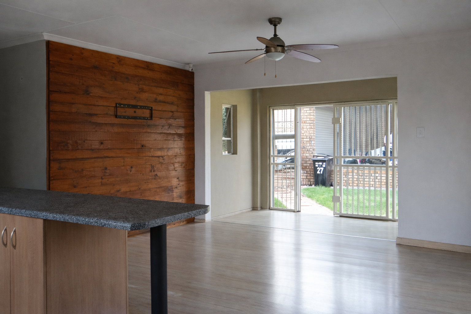 For Sale: House in Union with 3 bedrooms, 2 baths, and open-plan living ...