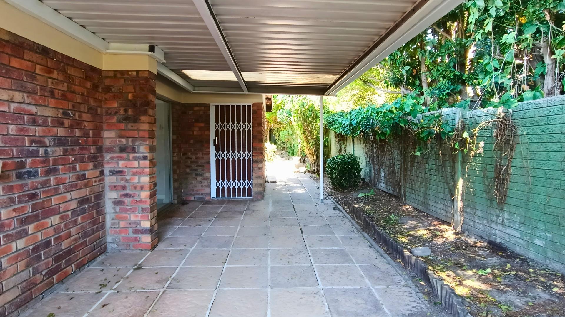 Nahoon Valley Townhouse For Sale: 2 Bedrooms, Garage, Private Garden ...