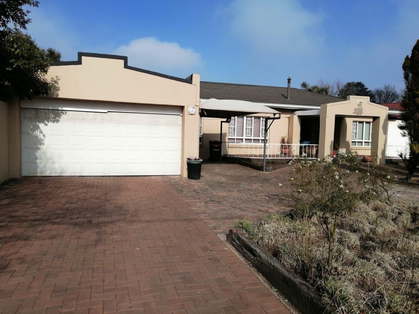 House for Sale in Selcourt: Pool, Flatlet, Spacious Living, Close to ...