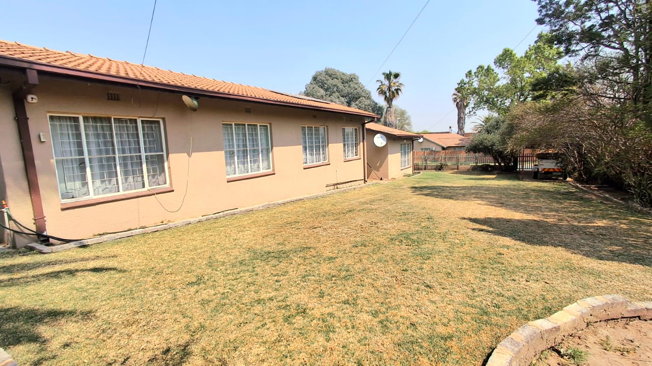 For Sale: Spacious 3-Bedroom House in Sasolburg Ext 10, near schools ...
