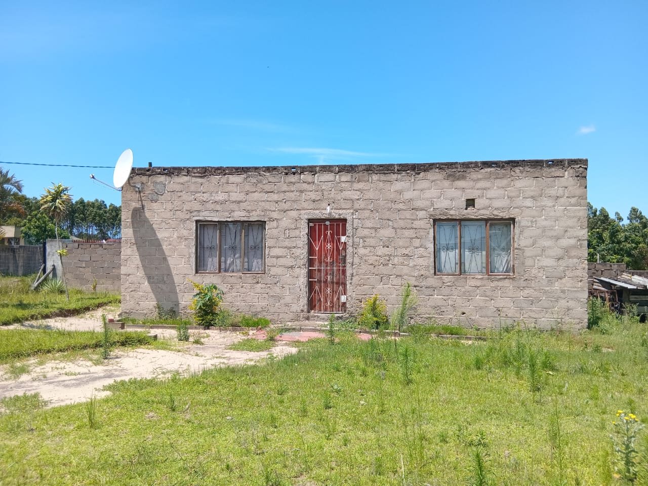For Sale: House in Esikhawini Central with spacious yard, ideal for ...