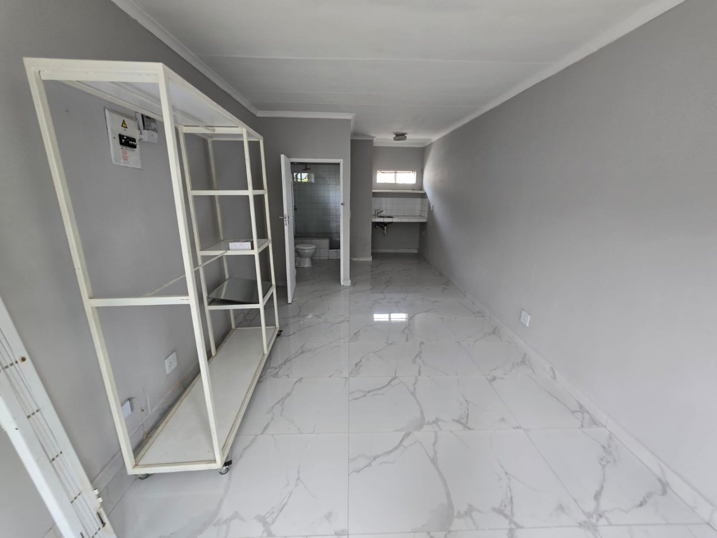 Eden Glen Apartment To Rent: Open-plan bachelor, prepaid electricity ...