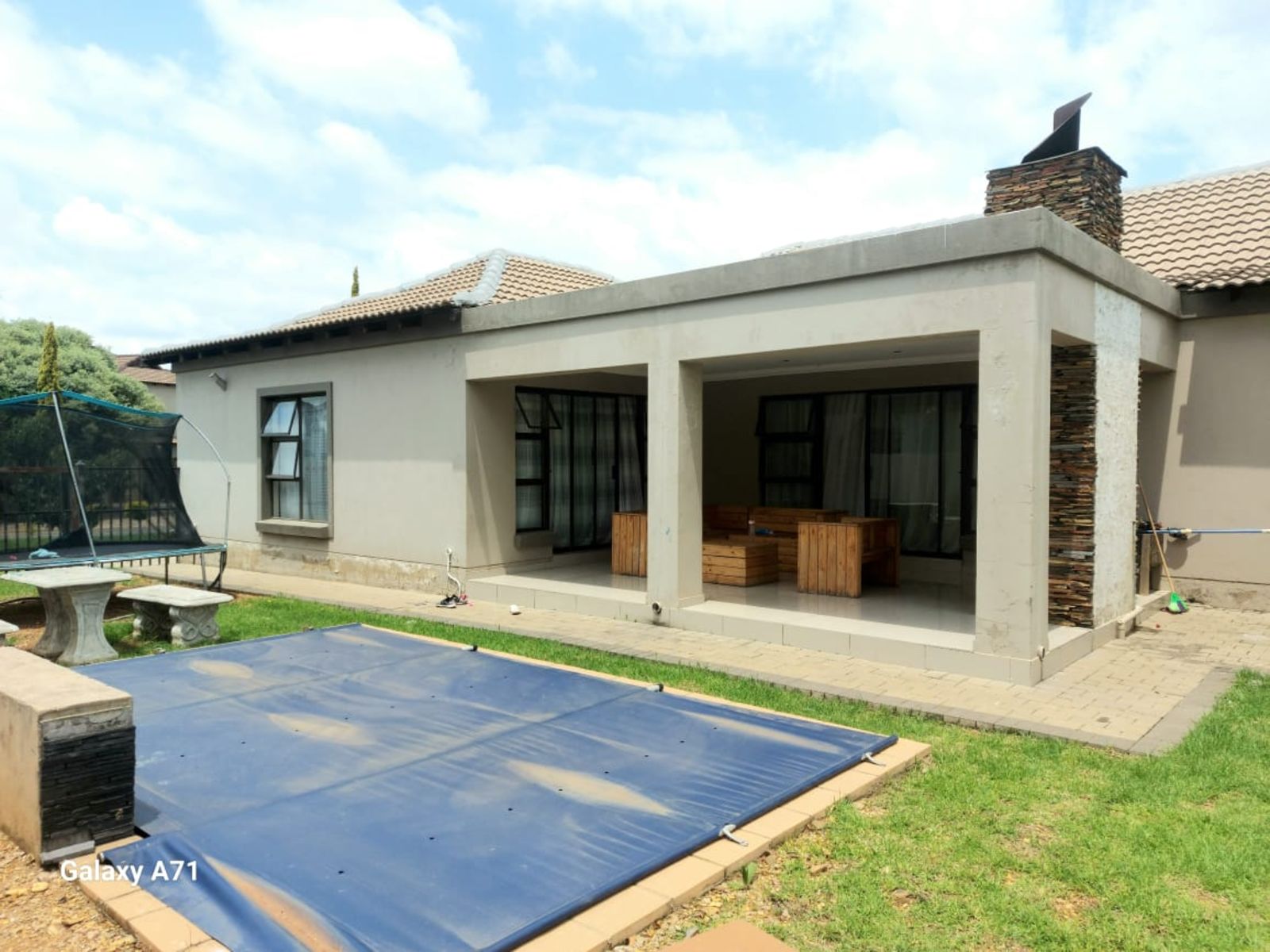 For Sale: House in Savannah Country Estate with pool, patio, and secure ...