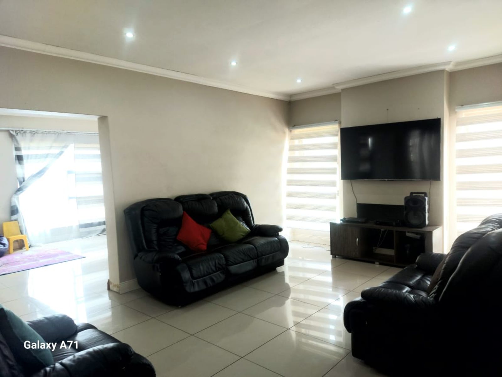 For Sale: House in Savannah Country Estate with pool, patio, and secure ...