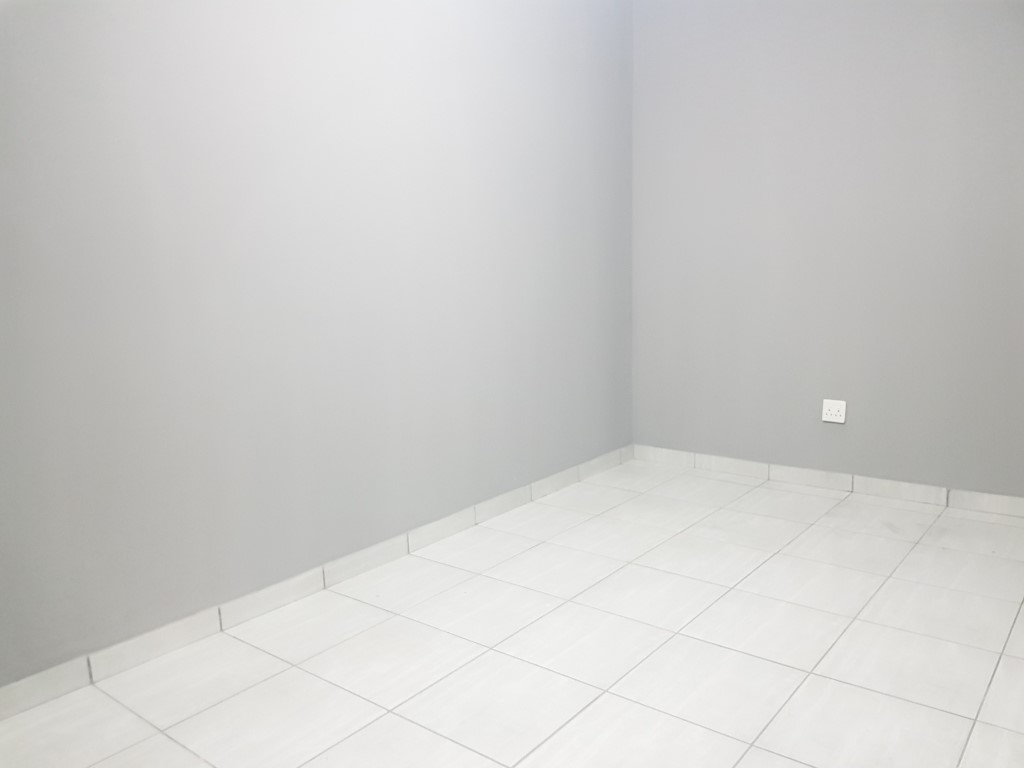 Flat To Rent in Johannesburg Central: Spacious bachelor, 24hr security ...