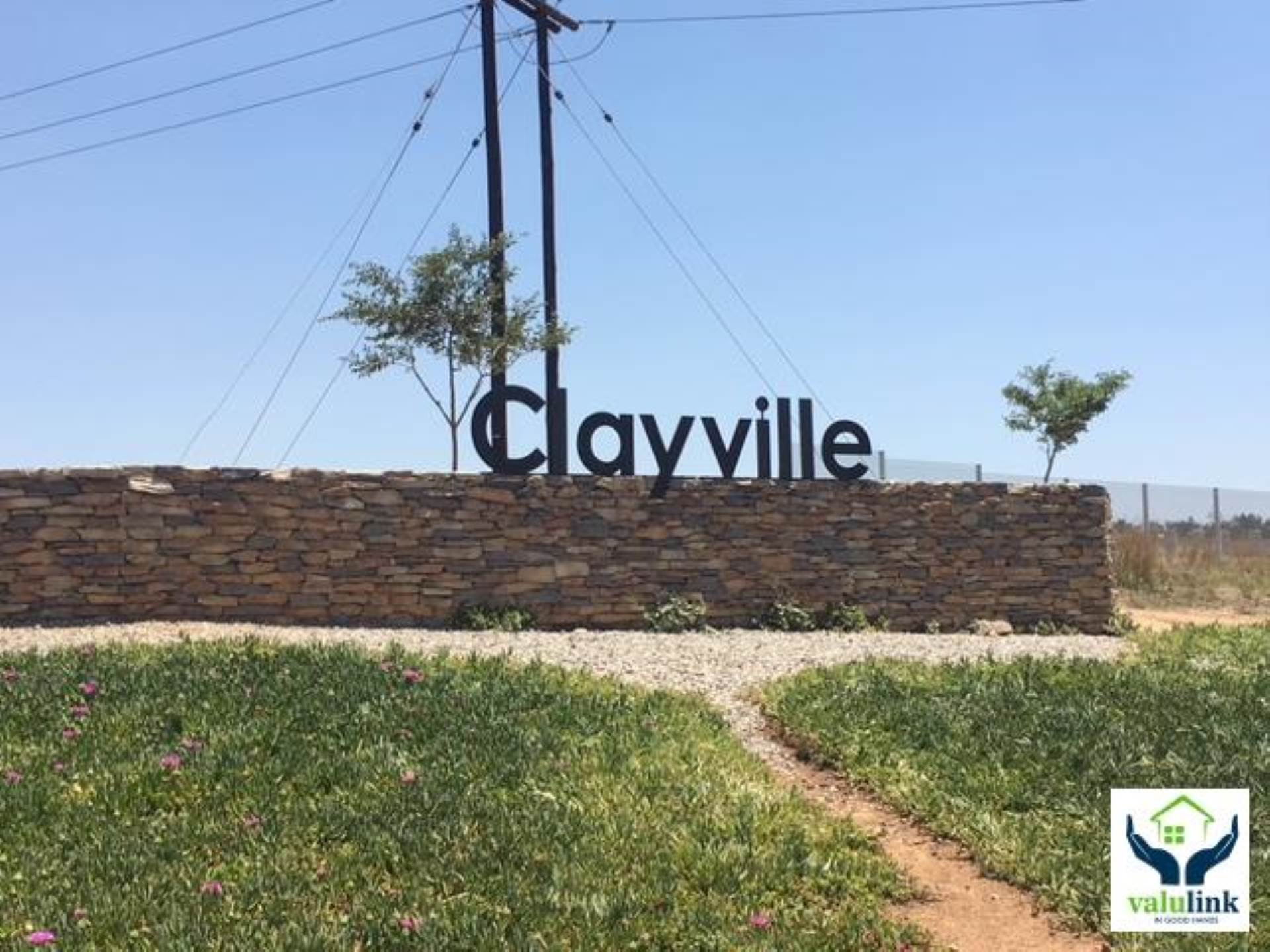 House For Sale In Clayville Ext 71, Midrand, Gauteng for R 546,680