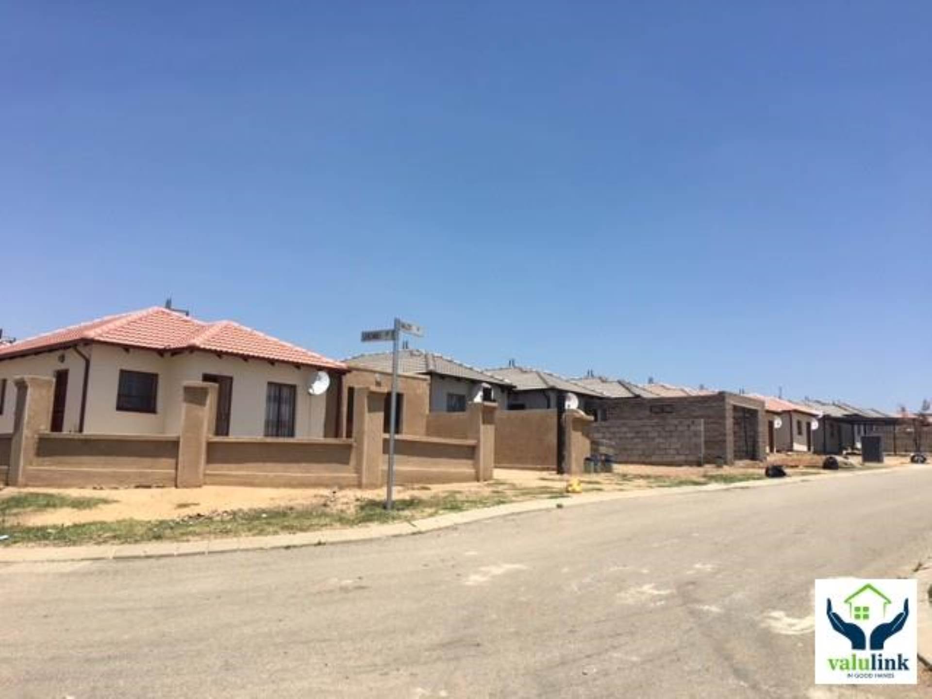 House For Sale in Clayville Ext 45, MIDRAND for R 420 460 | # 1083940